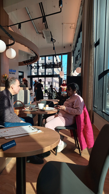 Neueröffnung auf der Theresienhöhe: Rischart Café Backhaus Erlebnis | CoffeeNewstom